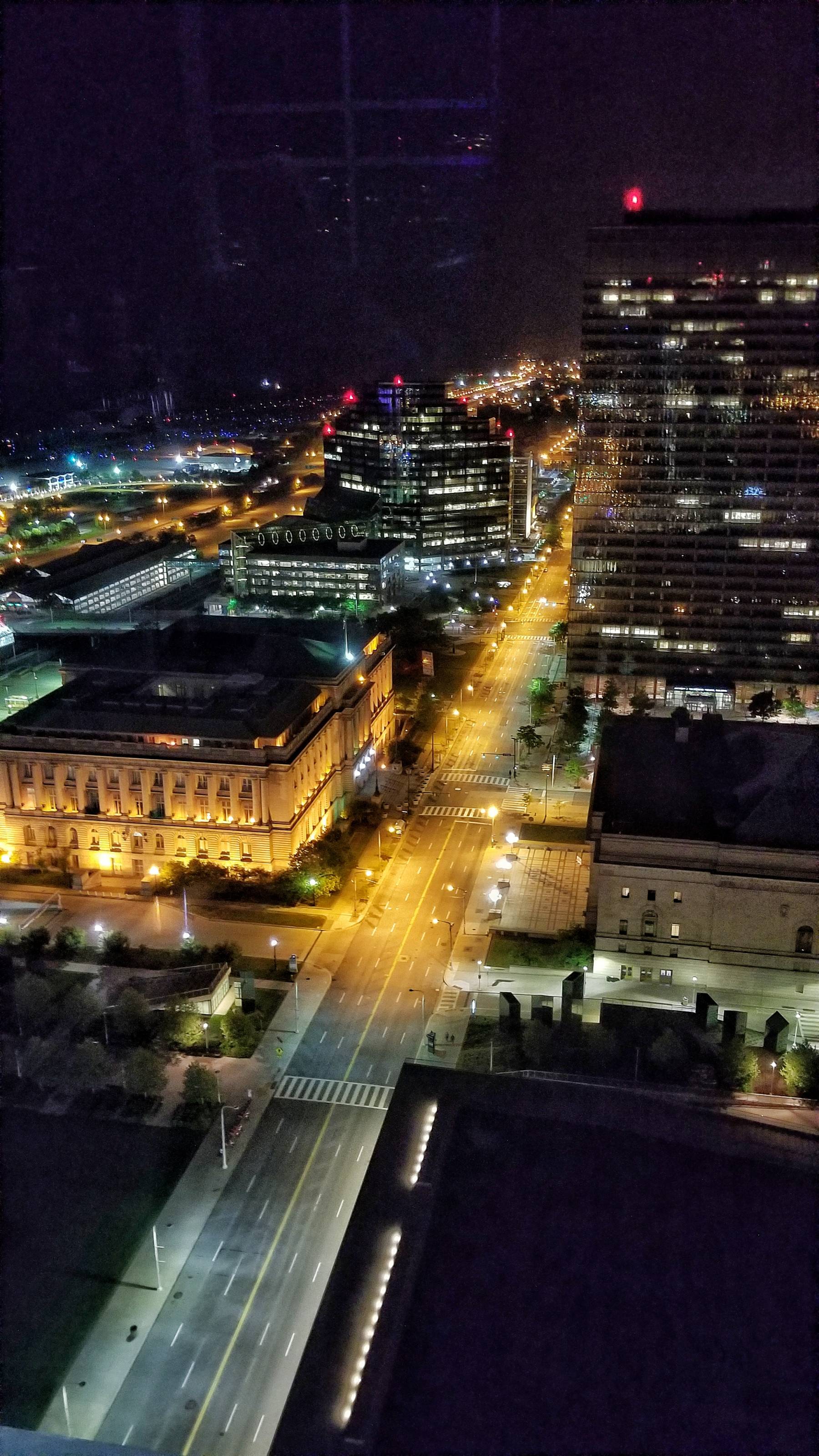 Off to Cleveland: Fahrenheit and Bar 32 - Desired Tastes